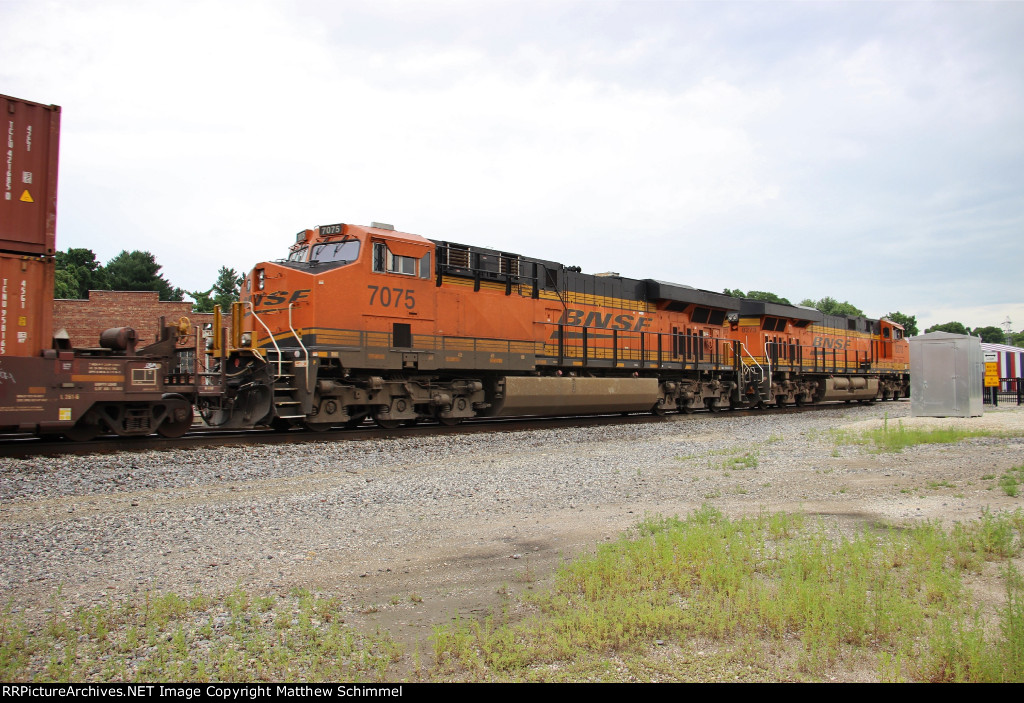 BNSF 7075